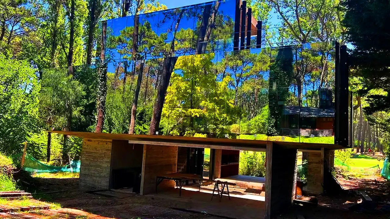 Conoce la Construcción de la Casa Invisible en Cariló ~ Edificulturas